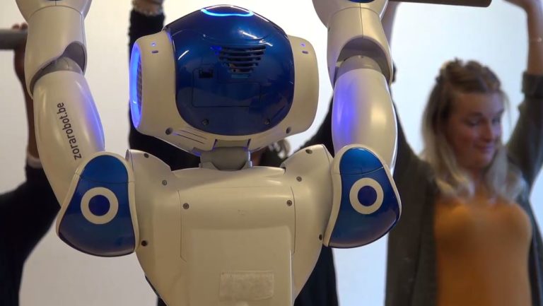 Robot leert studenten omgaan met veranderingen in de zorg - OPEN Rotterdam
