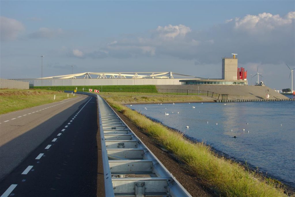Maeslantkering mogelijk dicht door hoge waterstand - OPEN Rotterdam Maeslantkering mogelijk dicht door hoge waterstand - OPEN Rotterdam