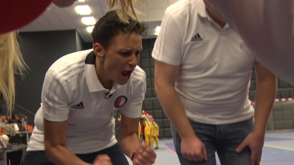 Sharon van Zadelhoff is misschien wel de meest fanatieke coach van ...