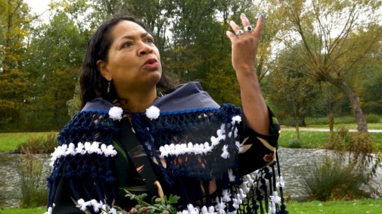 Chicks on Screen: De chicks duiken in de spirituele wereld van het ...