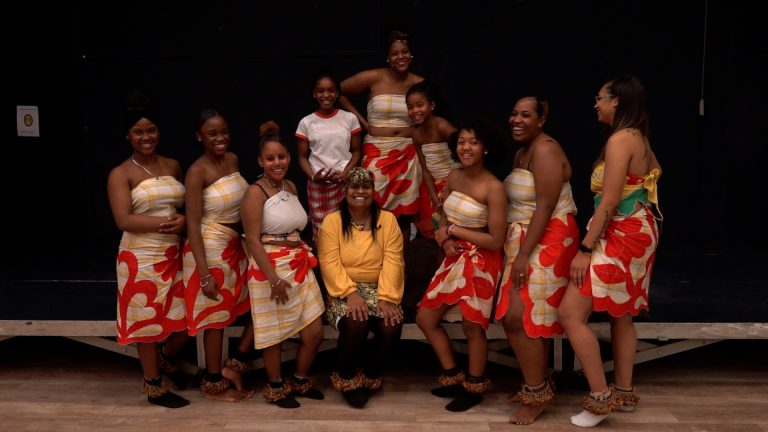 VIDEO | Dansgroep Jen’stars deelt al 15 jaar liefde voor Surinaamse ...