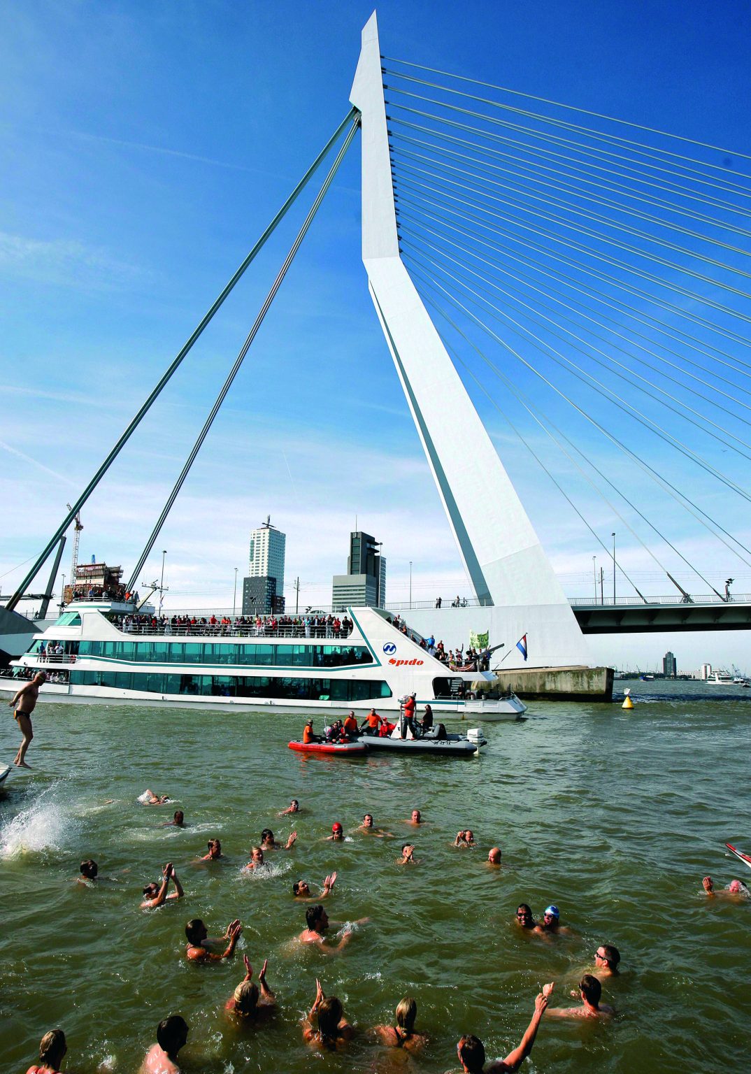 Rotterdam Swim 15 jarig Jubileum 'drooggelegd' - OPEN Rotterdam