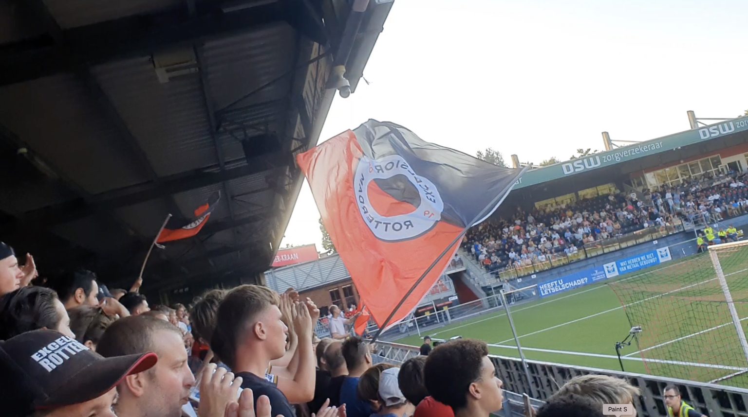 Excelsior wint eerste thuisduel van de Eredivisie in uitverkocht Van ...