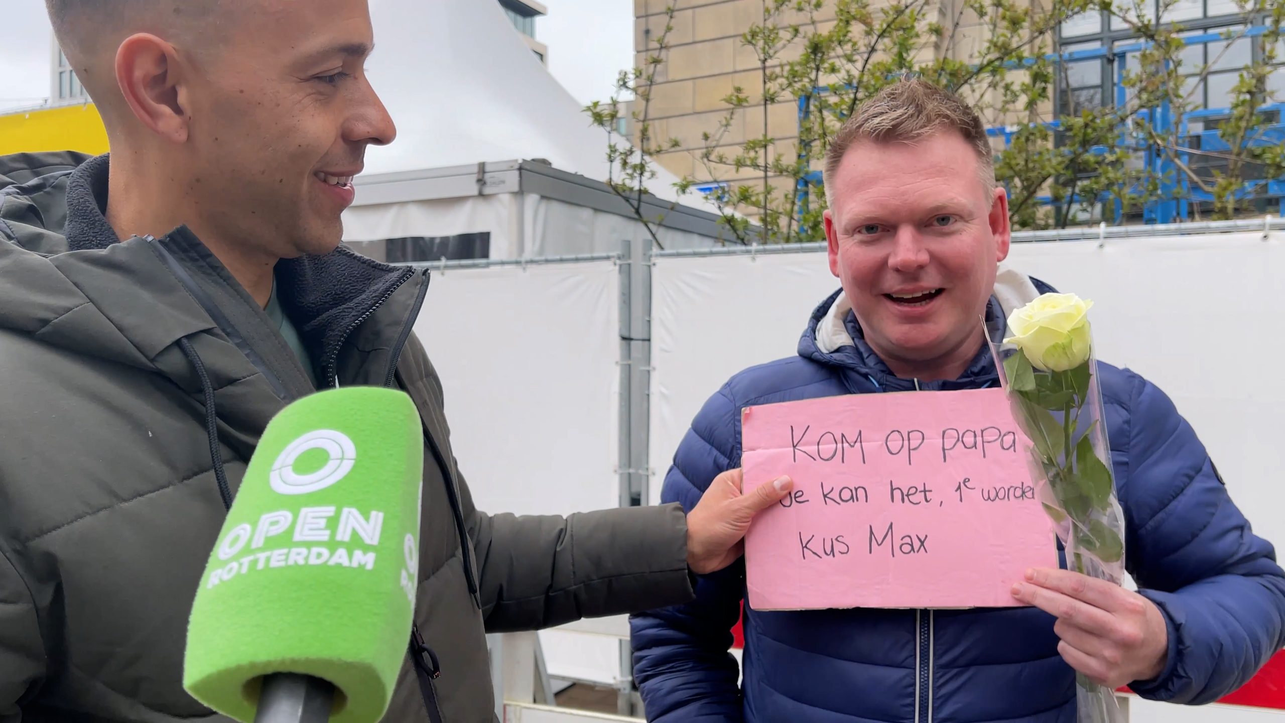 Trotse lopers halen de eindstreep, maar voor een is het 'de eerste en ... Trotse lopers halen de eindstreep, maar voor een is het 'de eerste en ...