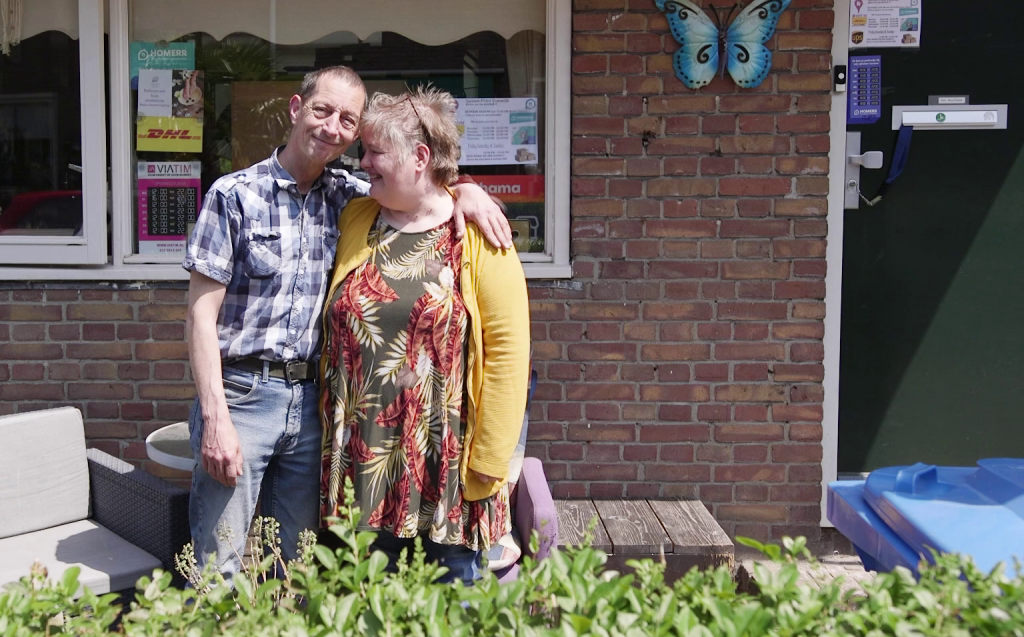 Vreewijks stel Adrie en Annemarie runnen pakketpunt in rijtjeshuis: ‘We ...