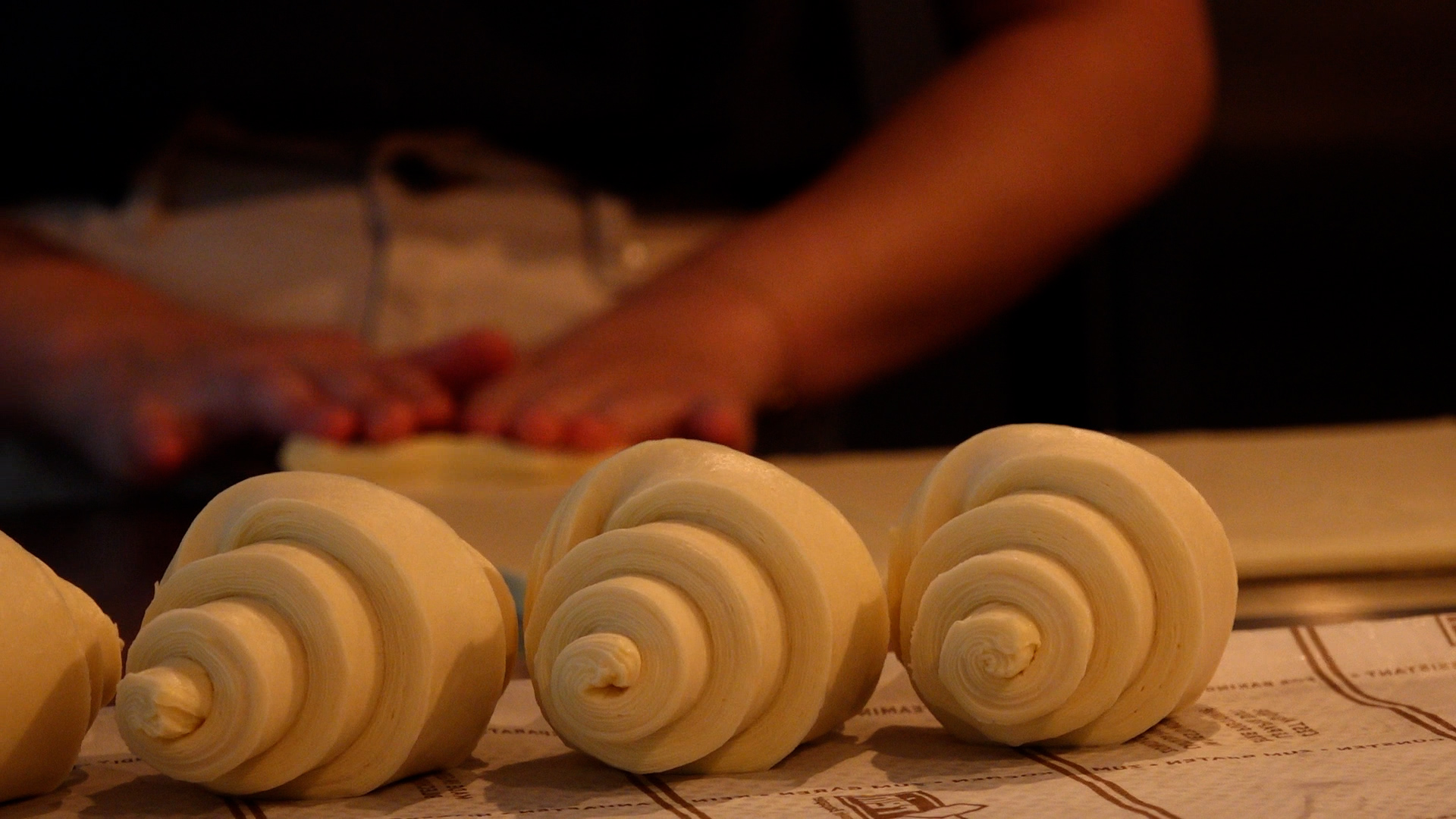 Geen croissant, maar ‘krozant’: Franse patisserie met een Rotterdamse ...