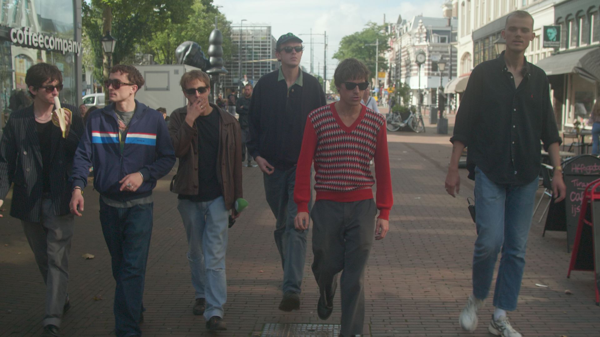 Liefde voor Rotterdam door de ogen van Britse band DEADLETTER - OPEN ...