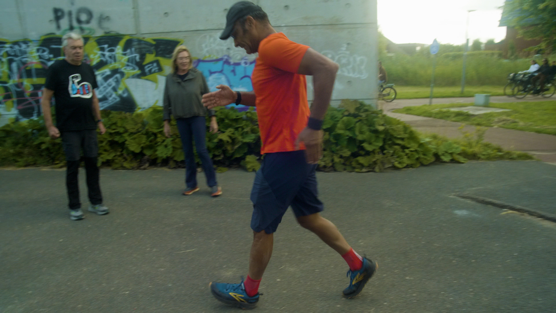 Robin ‘power walkt’ als een malle door Rotterdam - OPEN Rotterdam