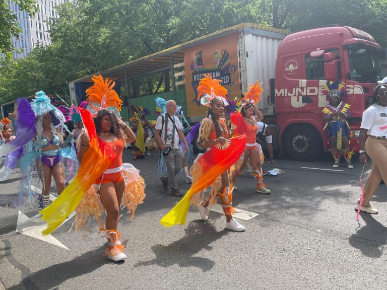 LEES TERUG: Liveblog van Zomercarnaval 2025 in Rotterdam - OPEN Rotterdam